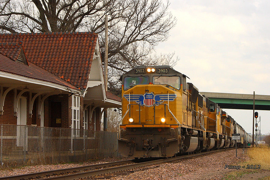 Northbound UP Empty Grain Train